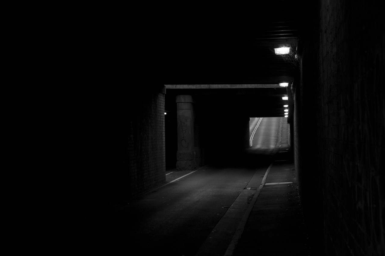 【歌詞翻譯】Portishead – Roads – 蒼白的路易斯